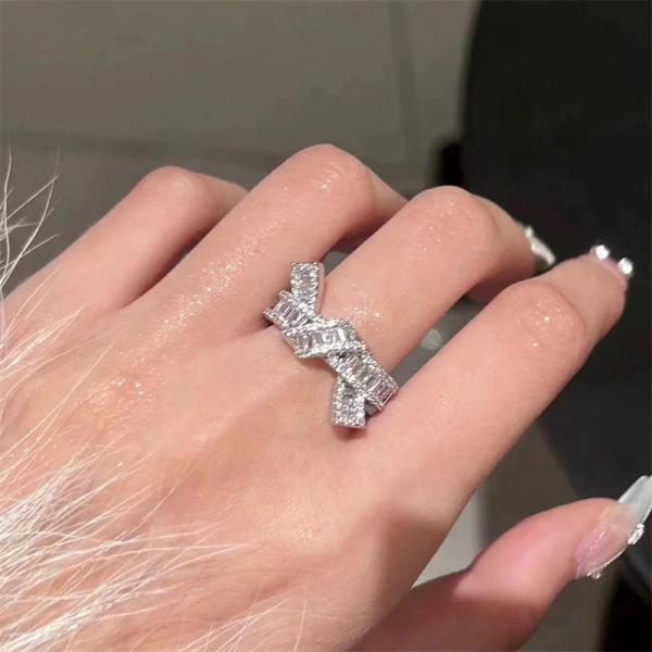 Sterling Silver Zigzag Design Crystal Band Ring on Luulla